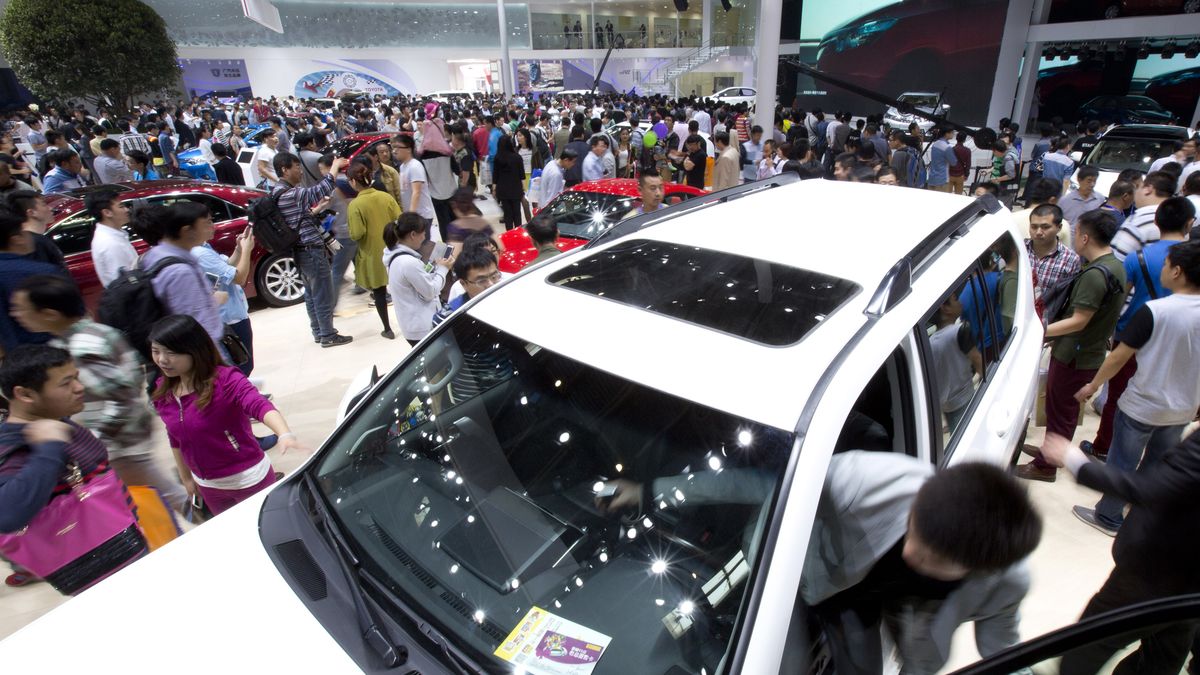 Toyota rebasa a GM y VW en ventas mundiales