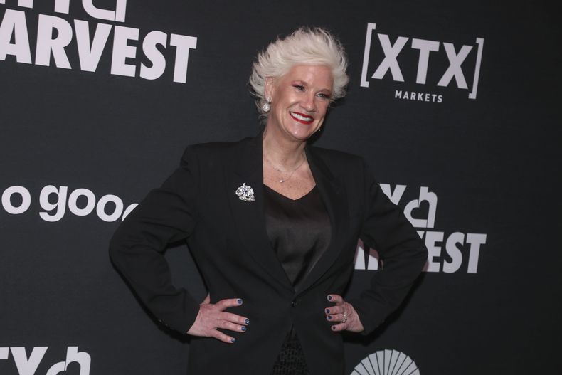 Anne Burrell, la chef entrenadora de Worst Cooks in America, muere a ...