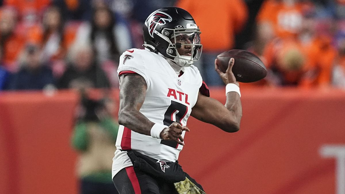 Falcons nombran al novato Michael Penix Jr. como QB titular, relegando ...