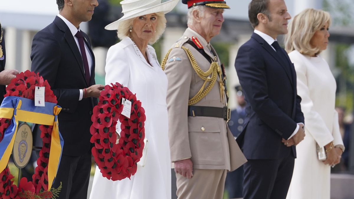 El rey Carlos III rinde homenaje a una generación que luchó, murió y ...