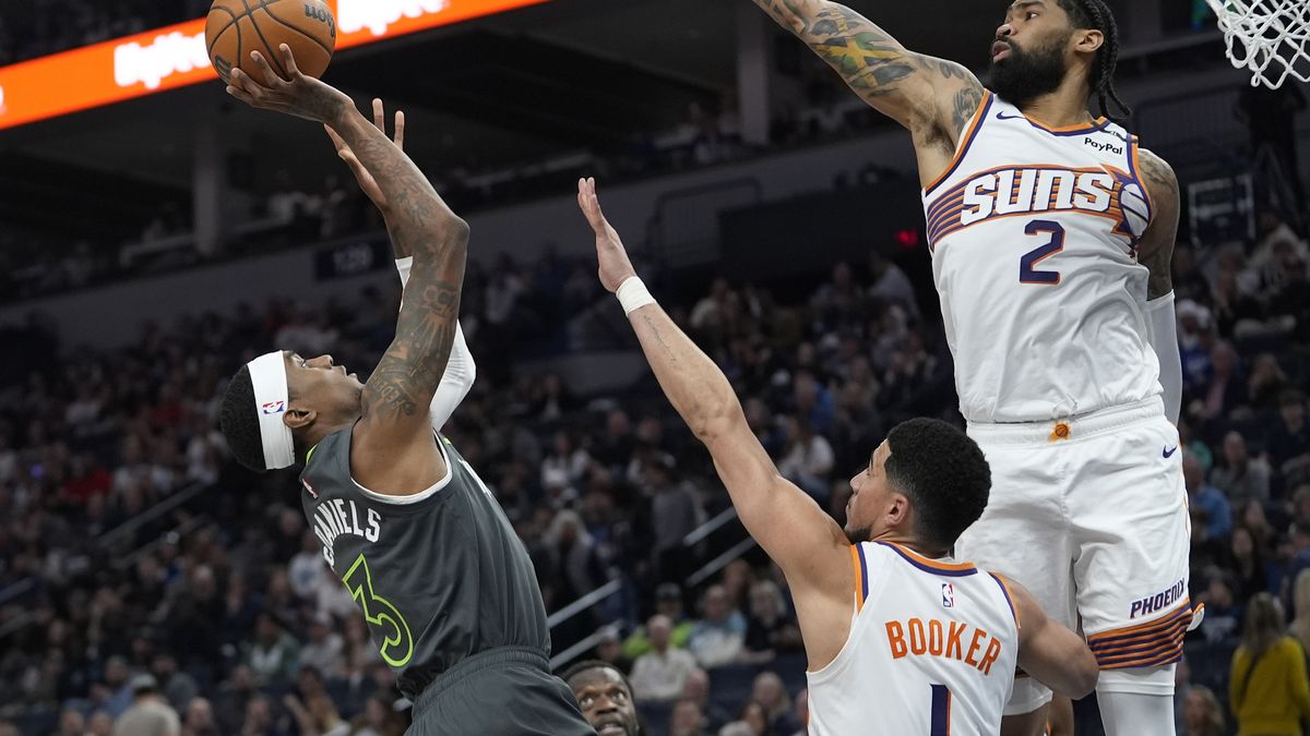 Randle y Edwards ayudan a que Timberwolves barran a Suns 4-0 con ...