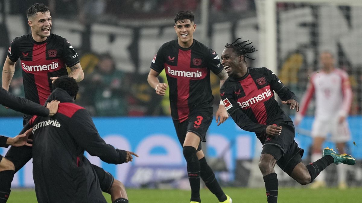 Leverkusen de Xavi Alonso golea 3-0 Bayern Munich y abre brecha de 5 puntos en cima de Bundesliga