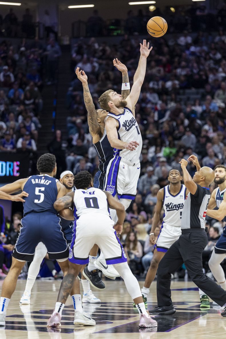 Kings vencen a Mavericks 110-100 en el debut de Christie como ...
