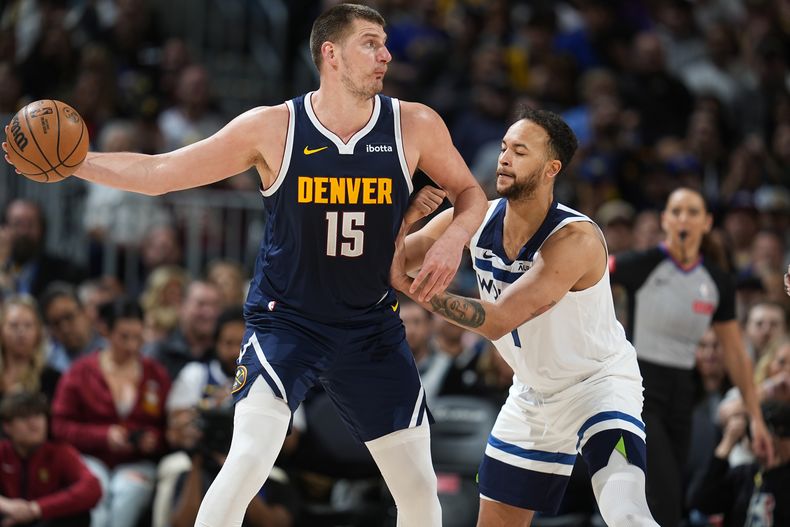 Jokic logra 41 puntos y Nuggets derrotan 116-107 a Wolves para liderar ...