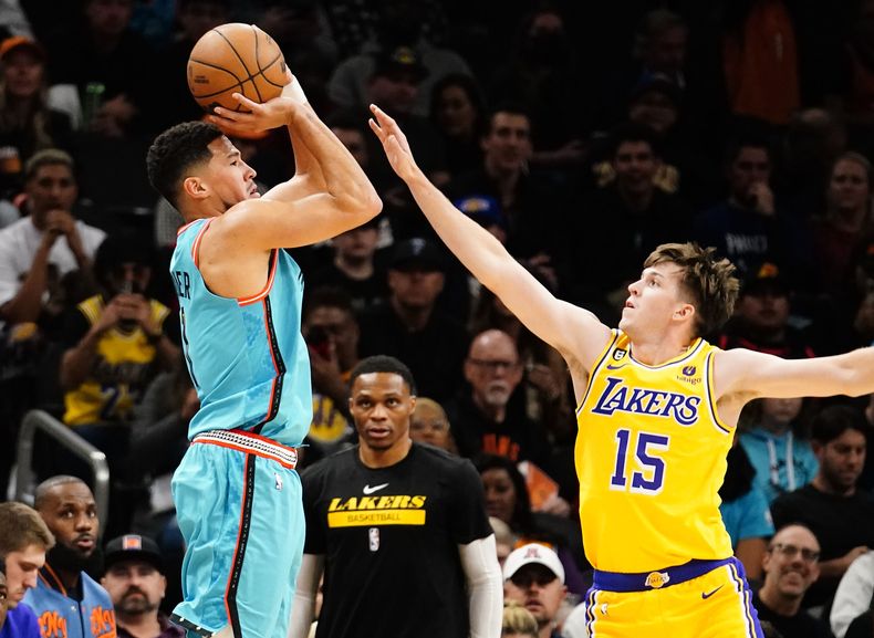 Bridges y Booker llevan a Suns a triunfo sobre Lakers