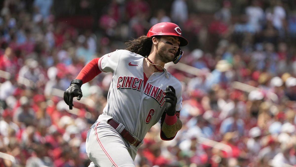 De la Cruz y Abbott comandan triunfo de Rojos sobre Cardenales