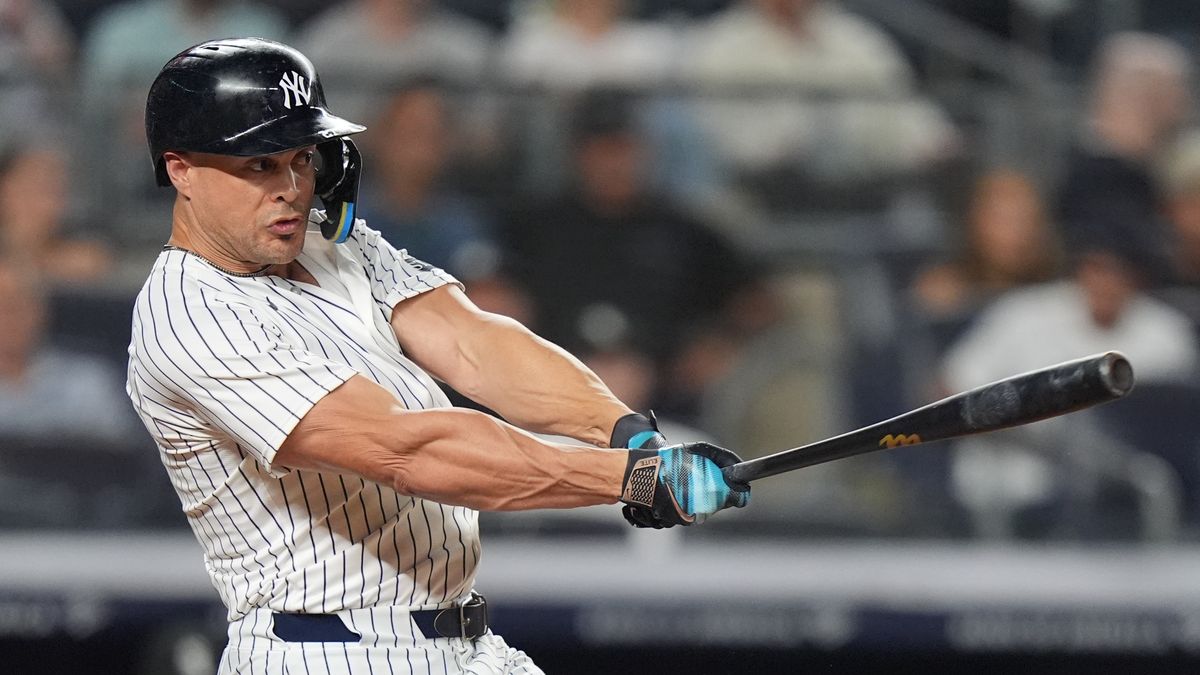 Stanton y Rodón guían a Yankees a triunfo para seguir compartiendo la ...