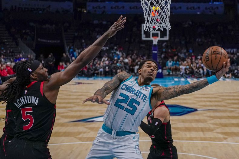 Hornets se imponen 119-116 a Raptors comandados por 24 puntos de Gordon ...