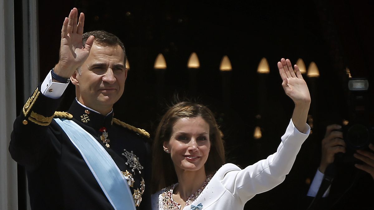 España: Reflectores enfocan reina Letizia que cumple 50 años