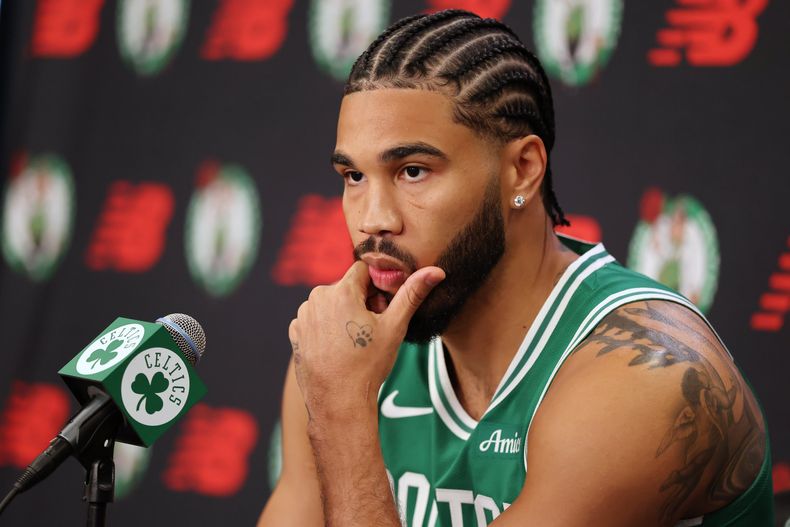 Jayson Tatum, estrella de los Celtics, asume como jefe de baloncesto de ...