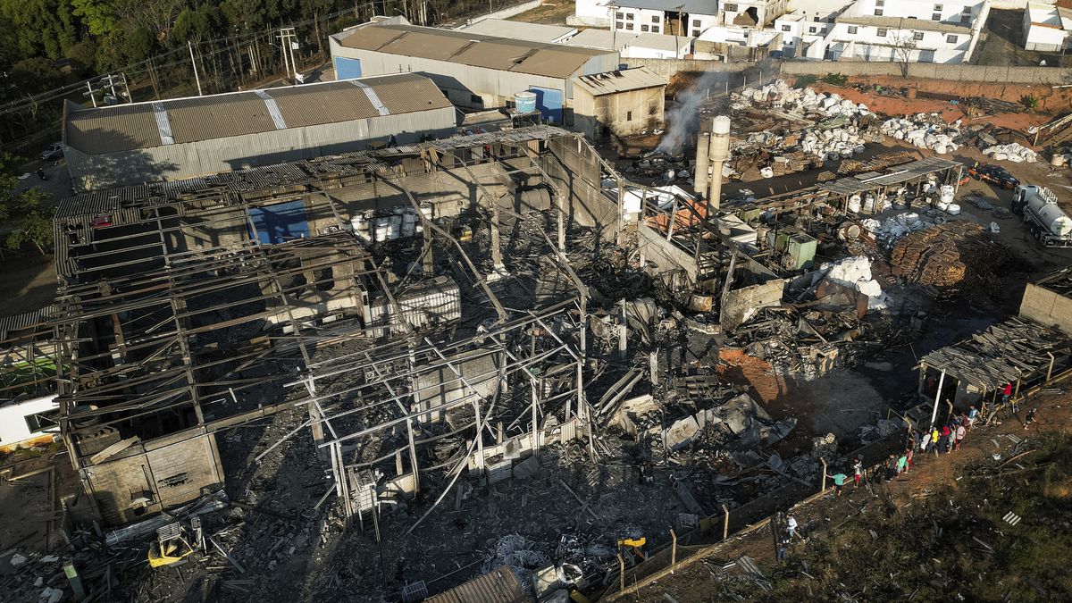 Explosión en fábrica en sur de Brasil mata a 4 personas y hiere a otras 30
