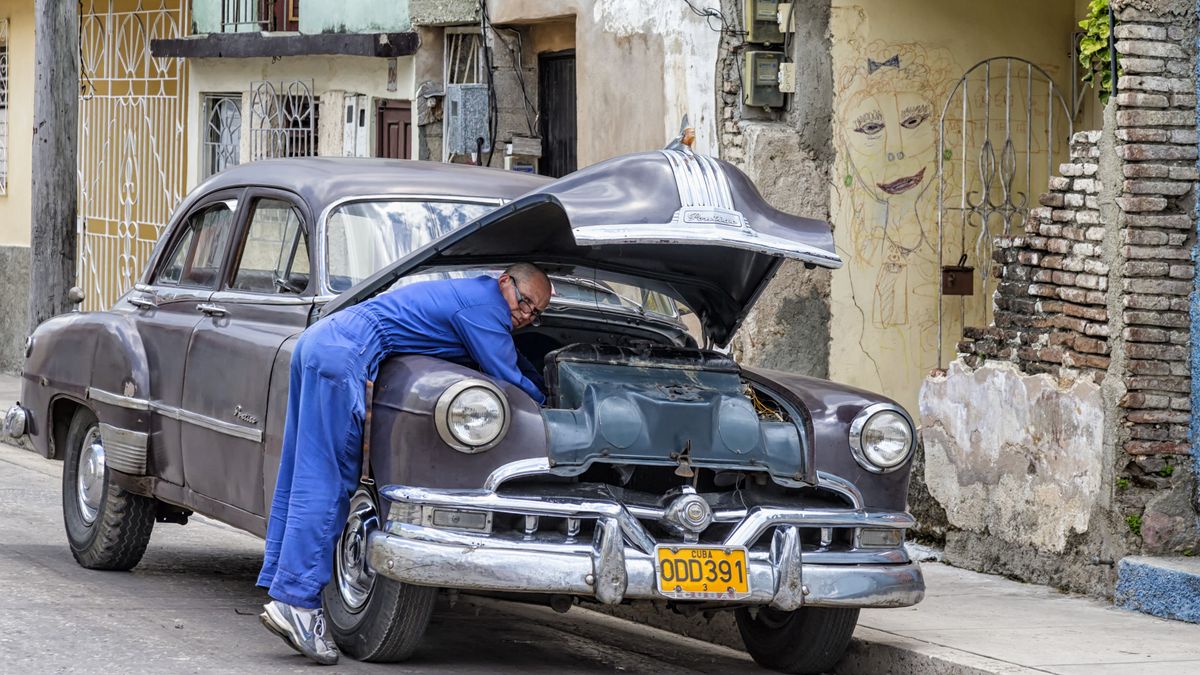 ¿Una nueva vida para los autos clásicos de Cuba?