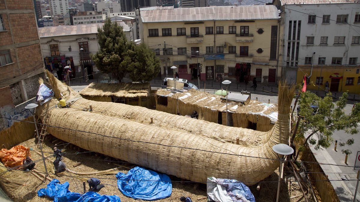 Estadounidense hará larga travesía en balsa de juncos