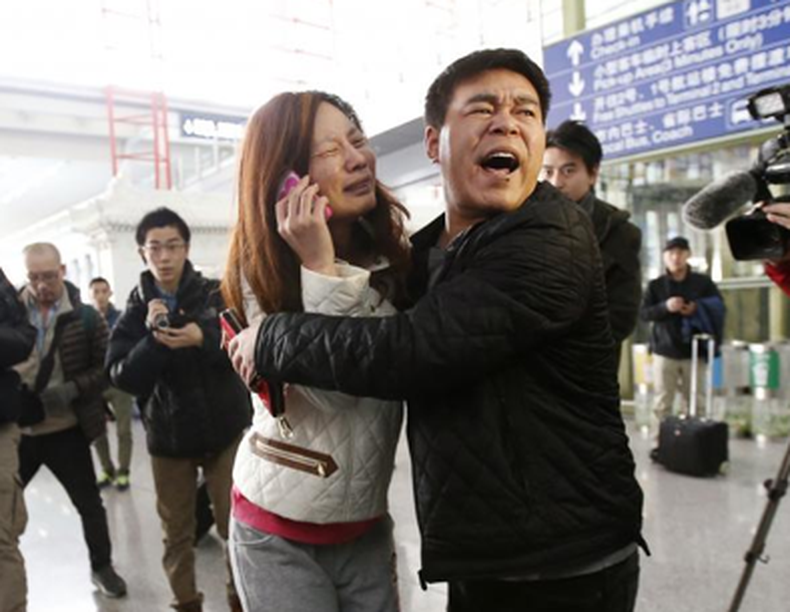 A un mes de la desaparición del avión y sin pistas