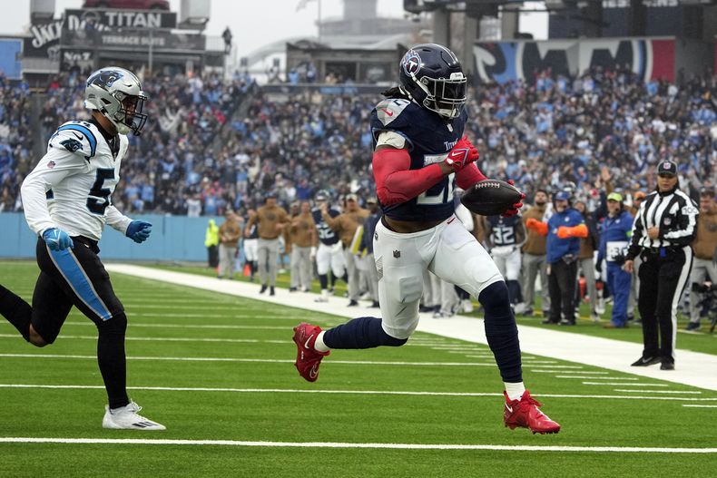 Titans vuelven a casa y derrotan 17-10 a Panthers