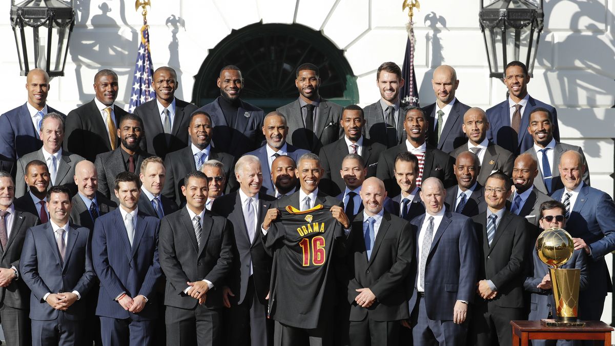 Obama homenajea a campeones de la NBA