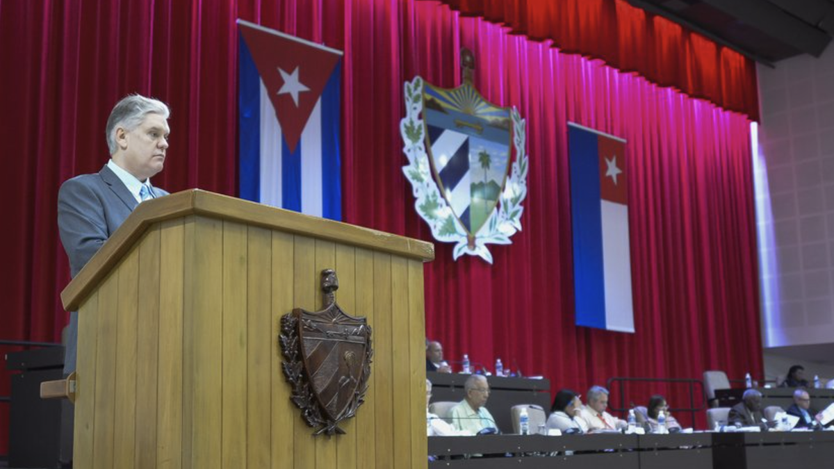 Cuba: Régimen cubano destituye a Ministro de Economía, Alejandro Gil ...