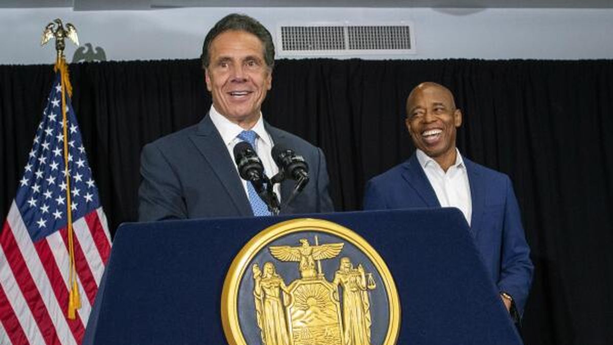 Andrew Cuomo se postula para alcalde de Nueva York, desafiando a Eric Adams