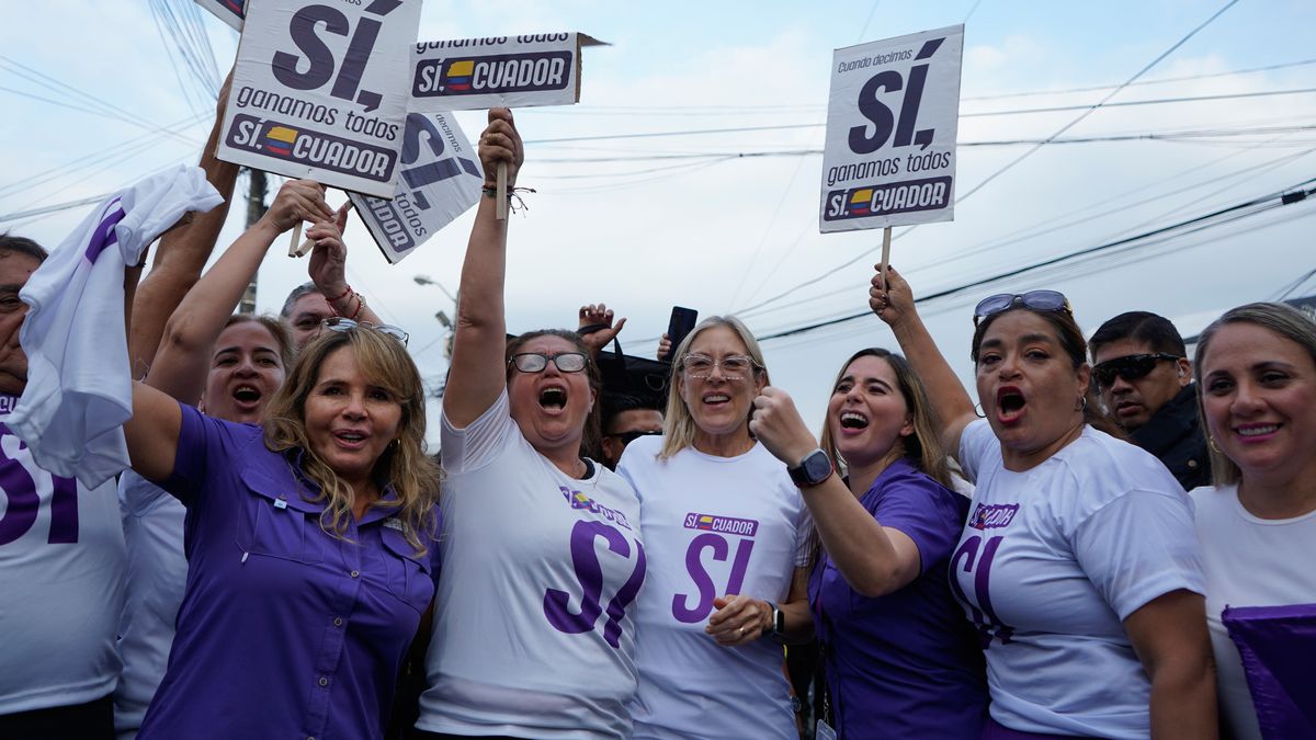Inicia jornada en que Ecuador define si va a Asamblea Constituyente y ...