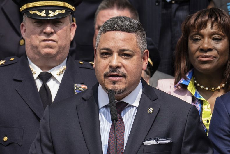 Edward Cabán, primer latino en dirigir Policía de NY