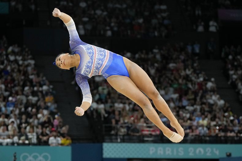 La panameña Hillary Heron, la gimnasta que se atrevió a hacer un Biles enfrente de Biles