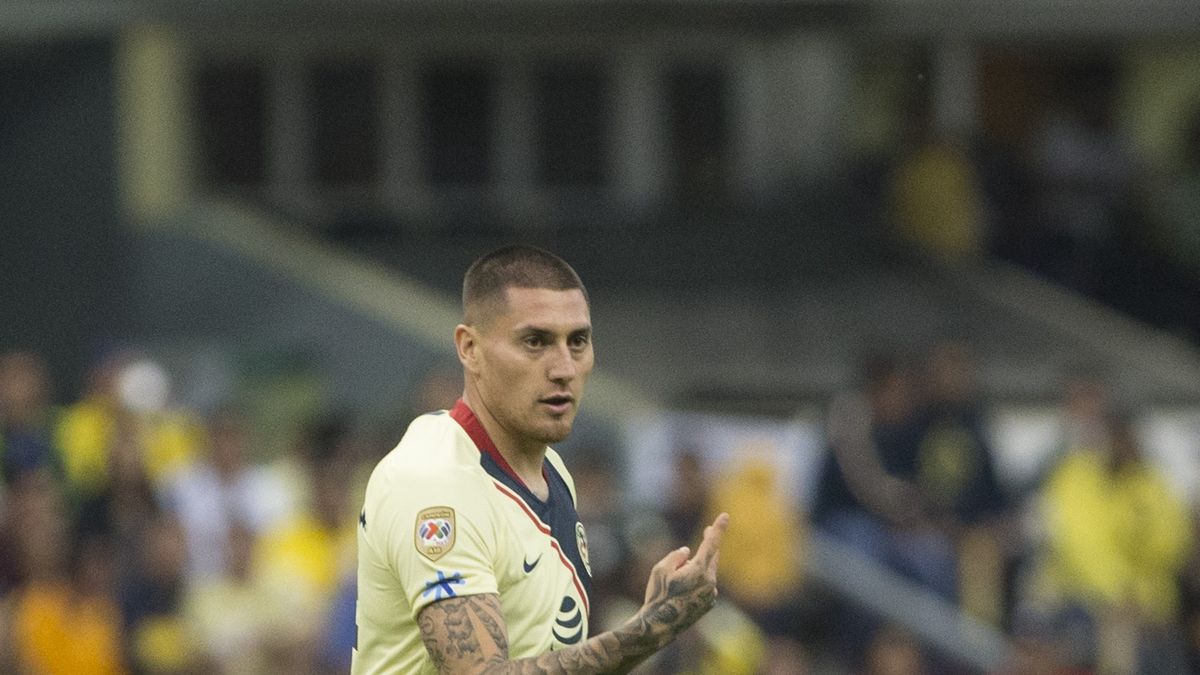 América: Chileno Castillo será titular ante Pumas