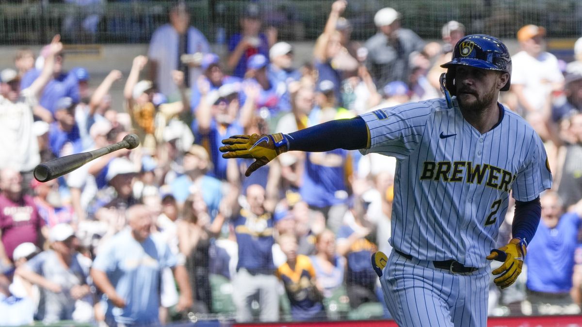 Con grand slam de Turang, Cerveceros vencen 7-1 a Cachorros