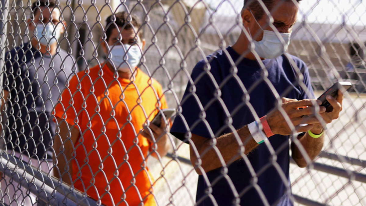 EE.UU. comenzará a deportar cubanos con orden Final de Deportación en ...