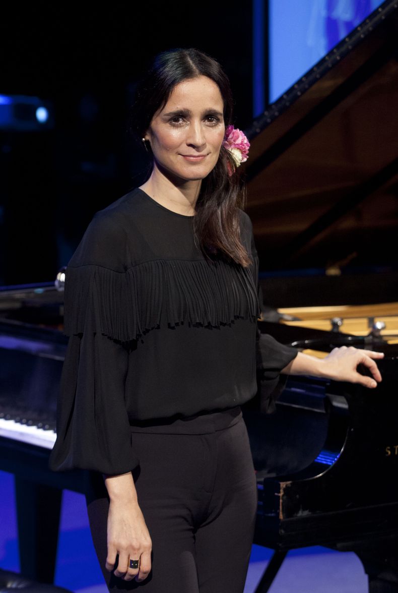 Julieta Venegas: de Whatsapp, Simona, los 43 y Donald Trump