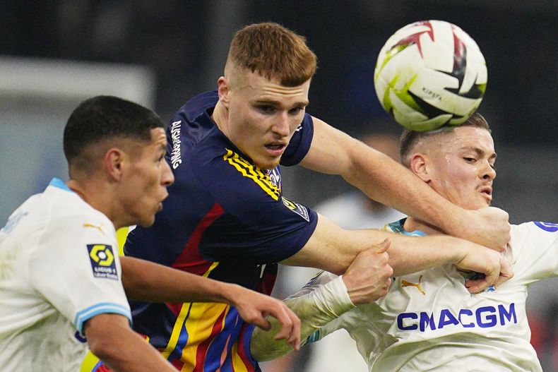 Marsella golea a Lyon 3-0 en duelo reprogramado tras ataque al autobús ...