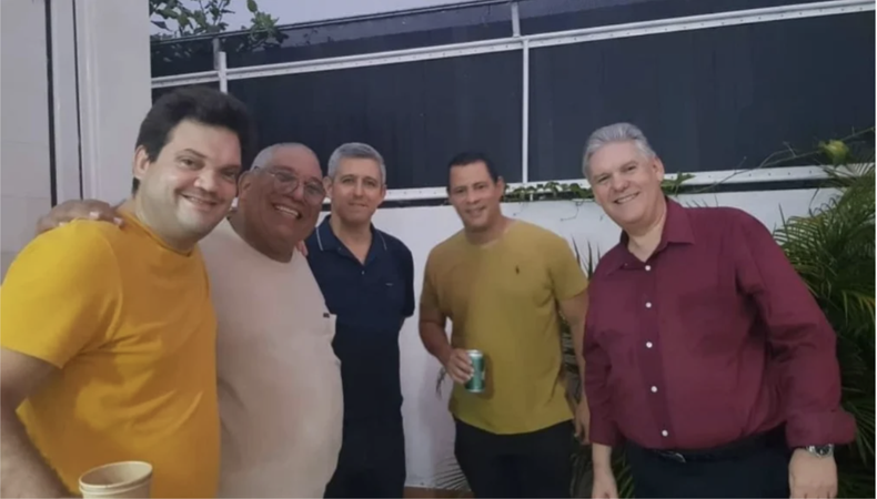 Filtran imágenes de una fiesta en la casa del ex Ministro de Economía ...