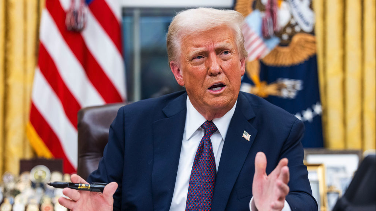 Donald Trump firmó la orden para imponer fuertes aranceles a Canadá ...