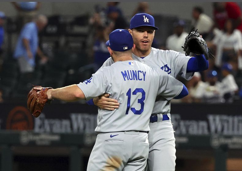 Dodgers derrotan 11-5 a Rangers en su regreso a Globe Life Field, donde ganaron Serie Mundial