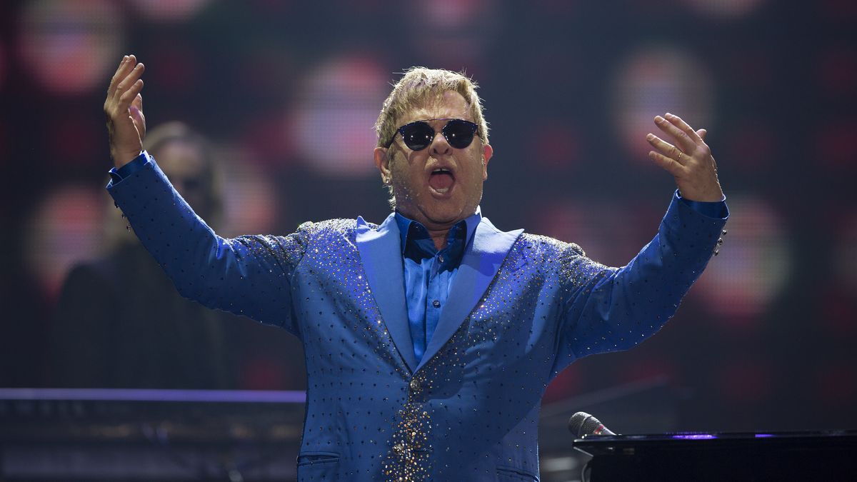 Elton John lanza nuevo álbum de estudio en febrero