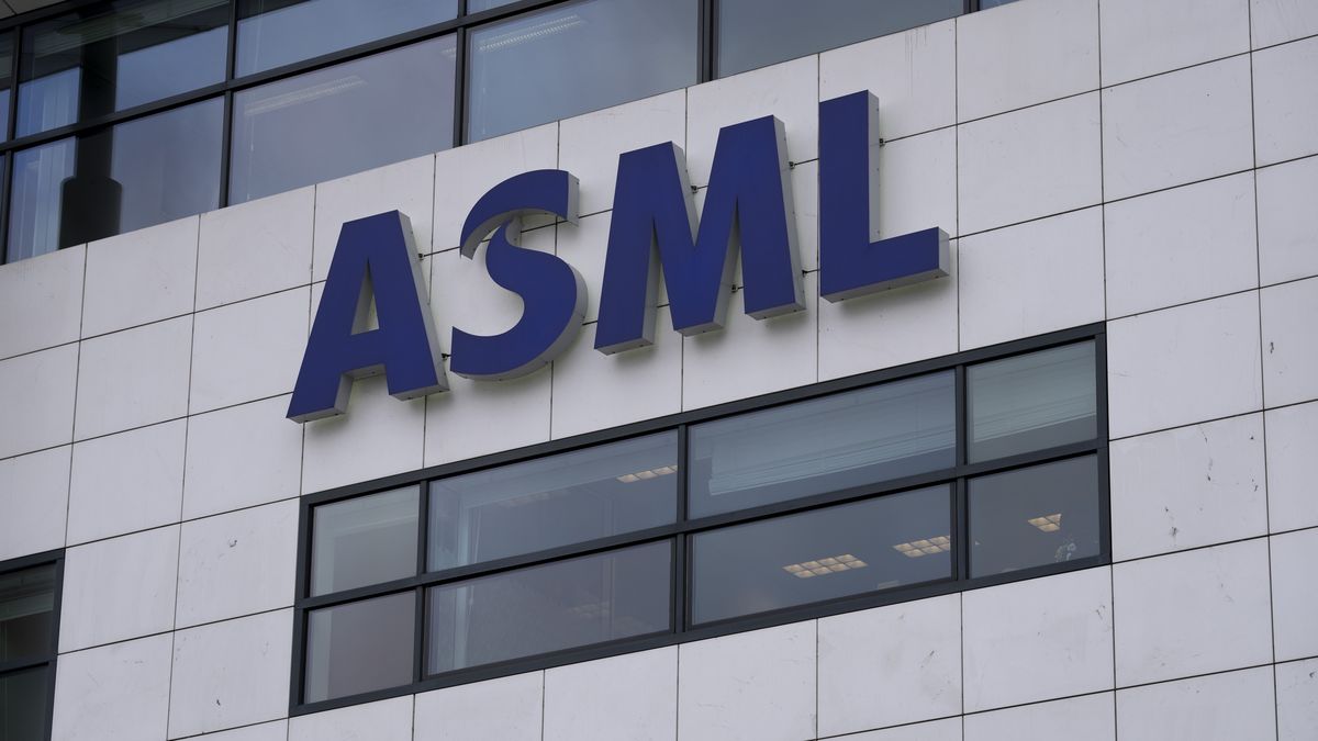 ASML invierte $1.500 millones en startup francesa de IA, formando alianza tecnológica europea