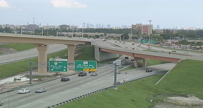 Estrenan nuevos puentes elevados en las vías 836 y 826