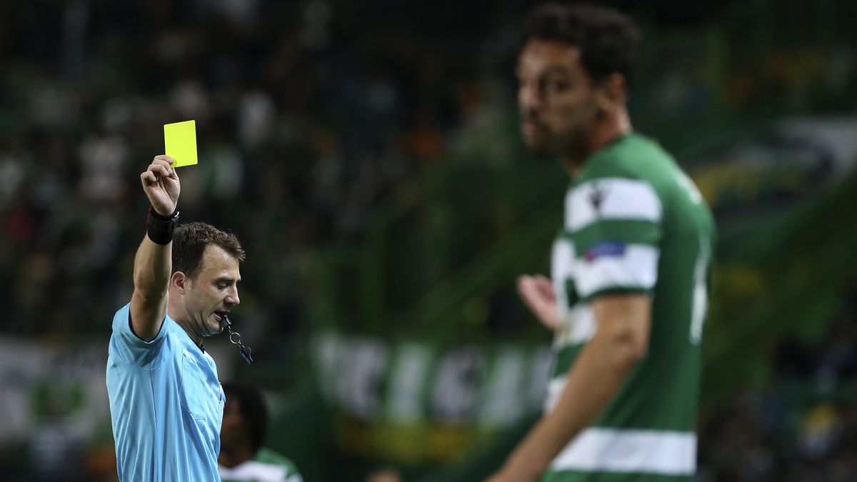 Árbitros de liga portuguesa amenazan con paro ante críticas