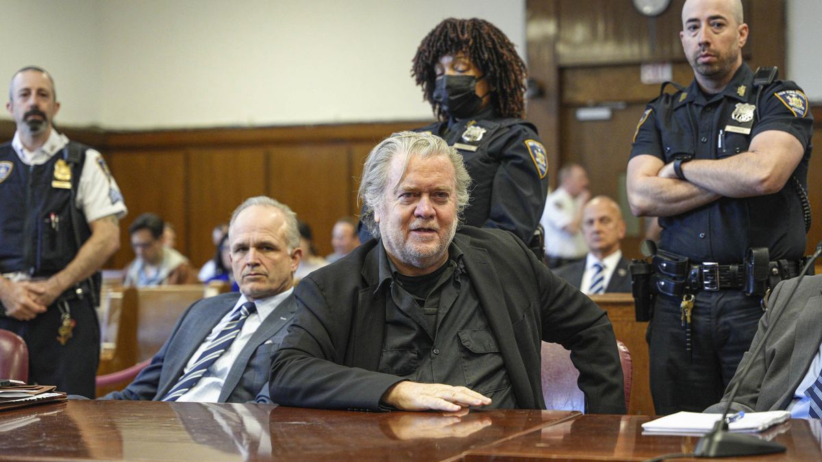 Fijan juicio a Steve Bannon por plan fraudulento para construir muro en ...