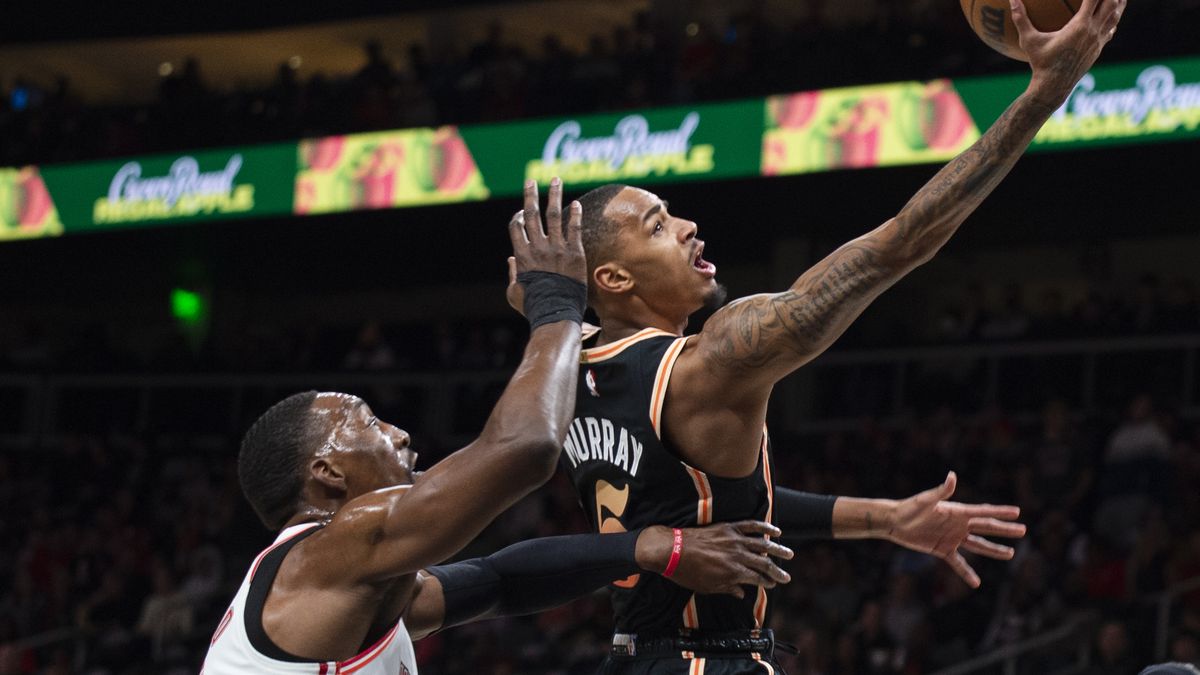 Hawks se sostienen al final para vencer al Heat