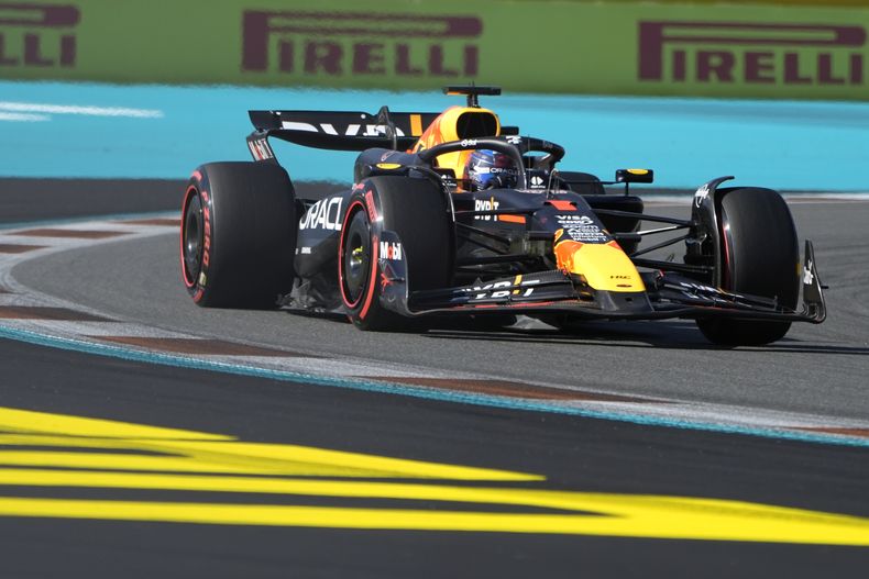 Verstappen iguala récord de Prost, al iniciar temporada de F1 con 6 poles