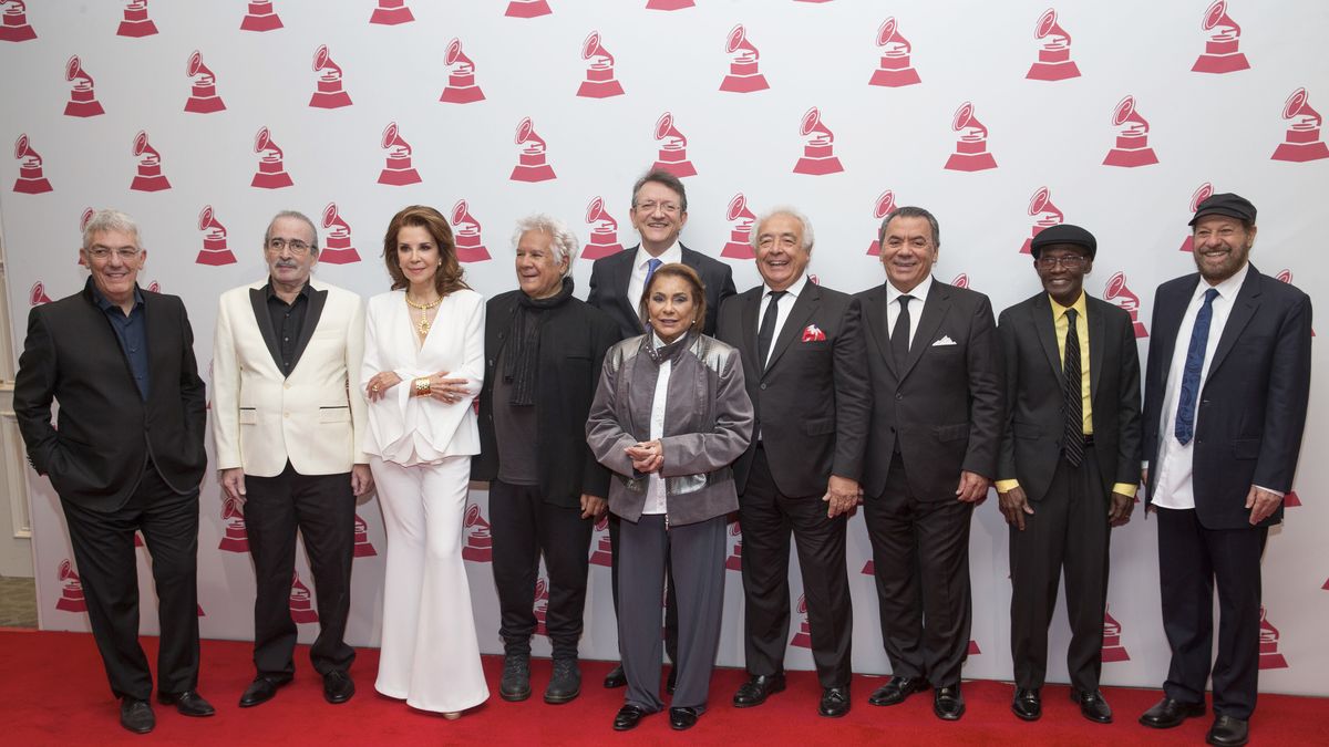 Benítez, Bosco y Chester reciben Premio a la Excelencia