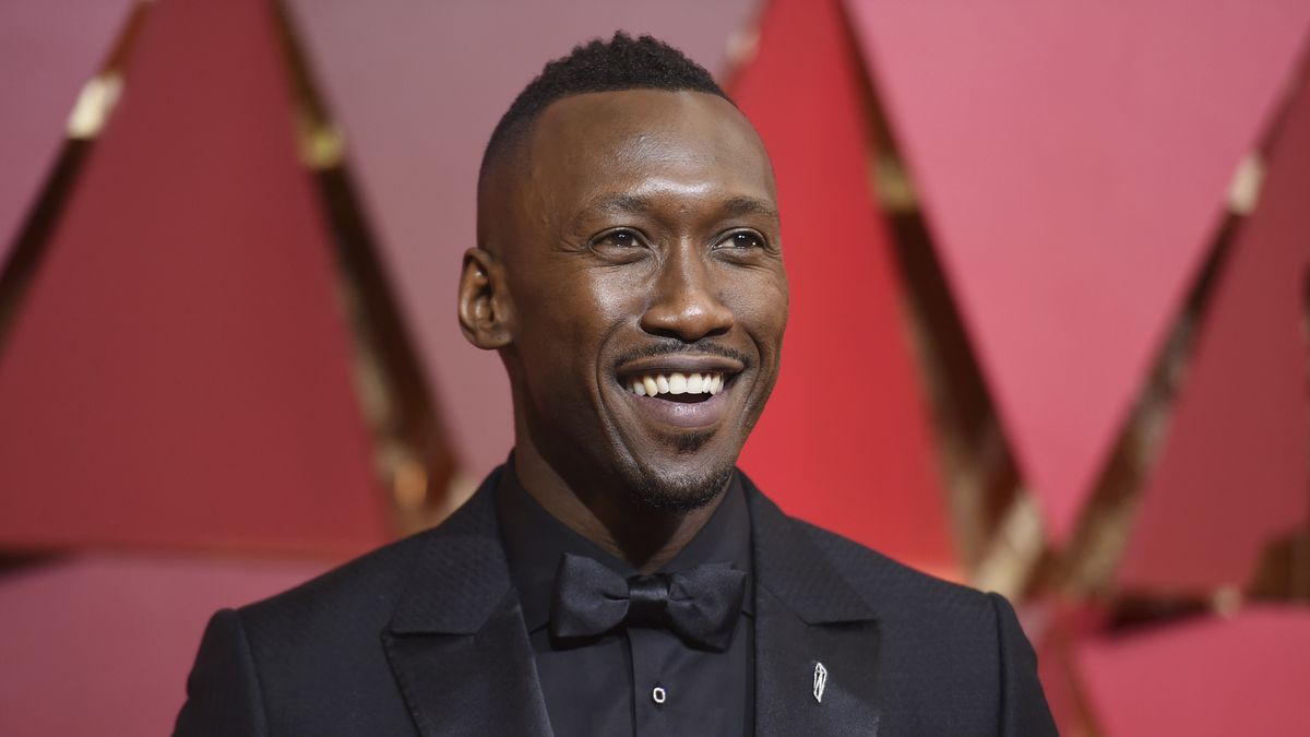 Actor de Moonlight celebra Oscar y nacimiento de hija