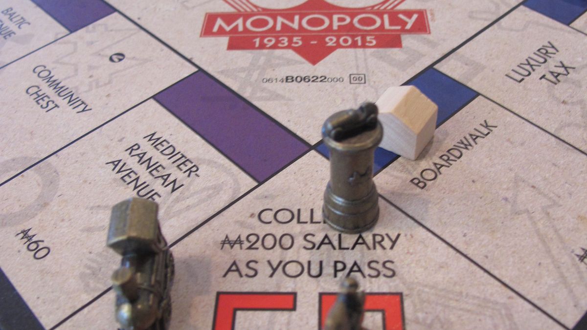 Monopolio cumple 80 años y su cuidad luce diferente