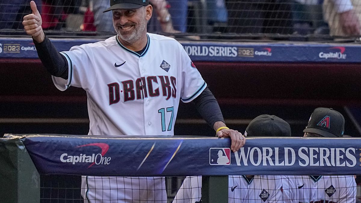 Diamondbacks extienden el contrato de Lovullo hasta 2026 después de ...