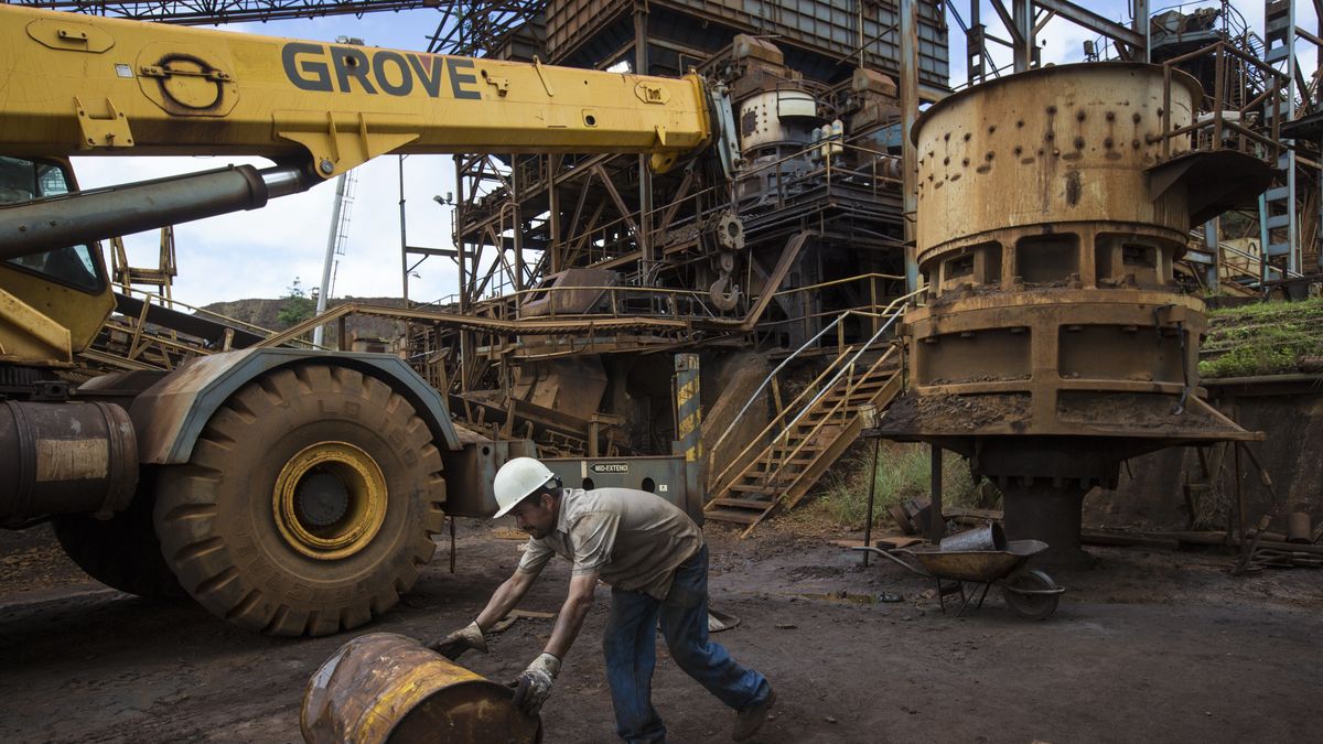 Una Venezuela en crisis pone sus esperanzas en las fábricas