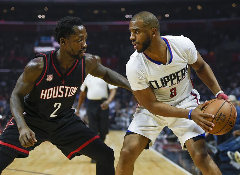 Harden anota 26, Houston suma 20 triples y gana a Clippers