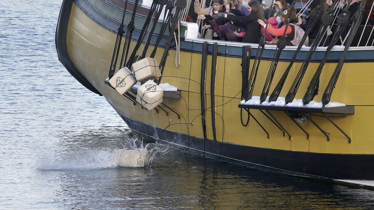 Boston celebra 250 años del motín del té con recreaciones de la ...