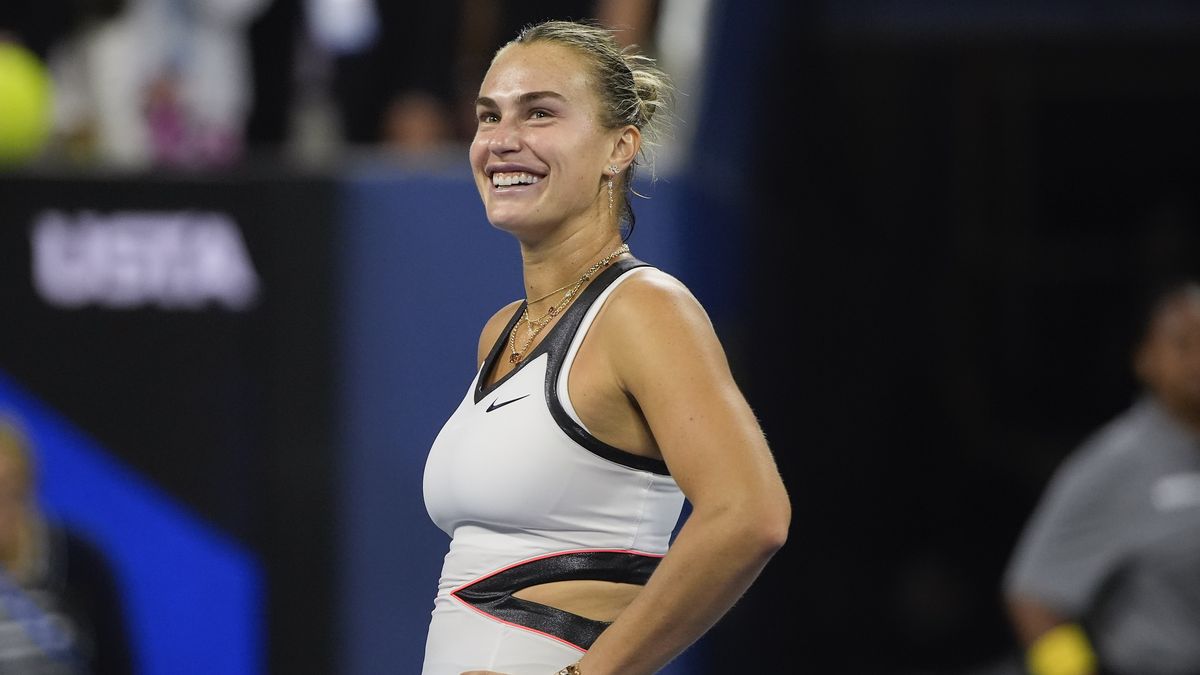 Sabalenka, campeona del US Open, avanza a semifis tras retiro de Vondrousova por lesión de rodilla