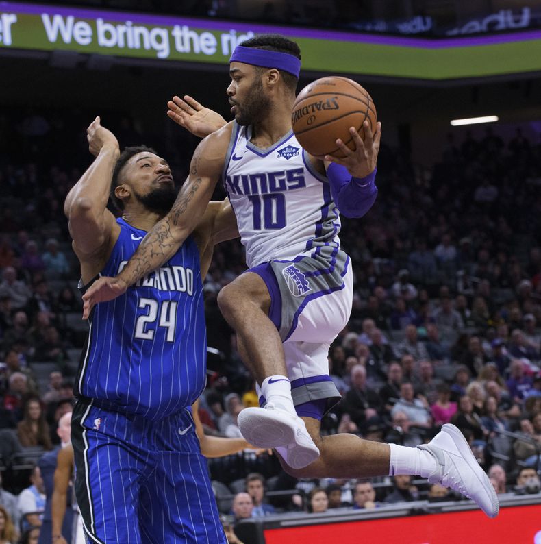 Con 20 puntos de Fox, Kings frenan racha de 4 derrotas