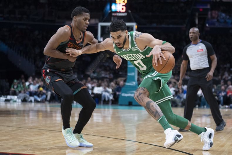 Con la mejor marca de Sam Hauser con 30 puntos, Celtics superan 130-104 ...